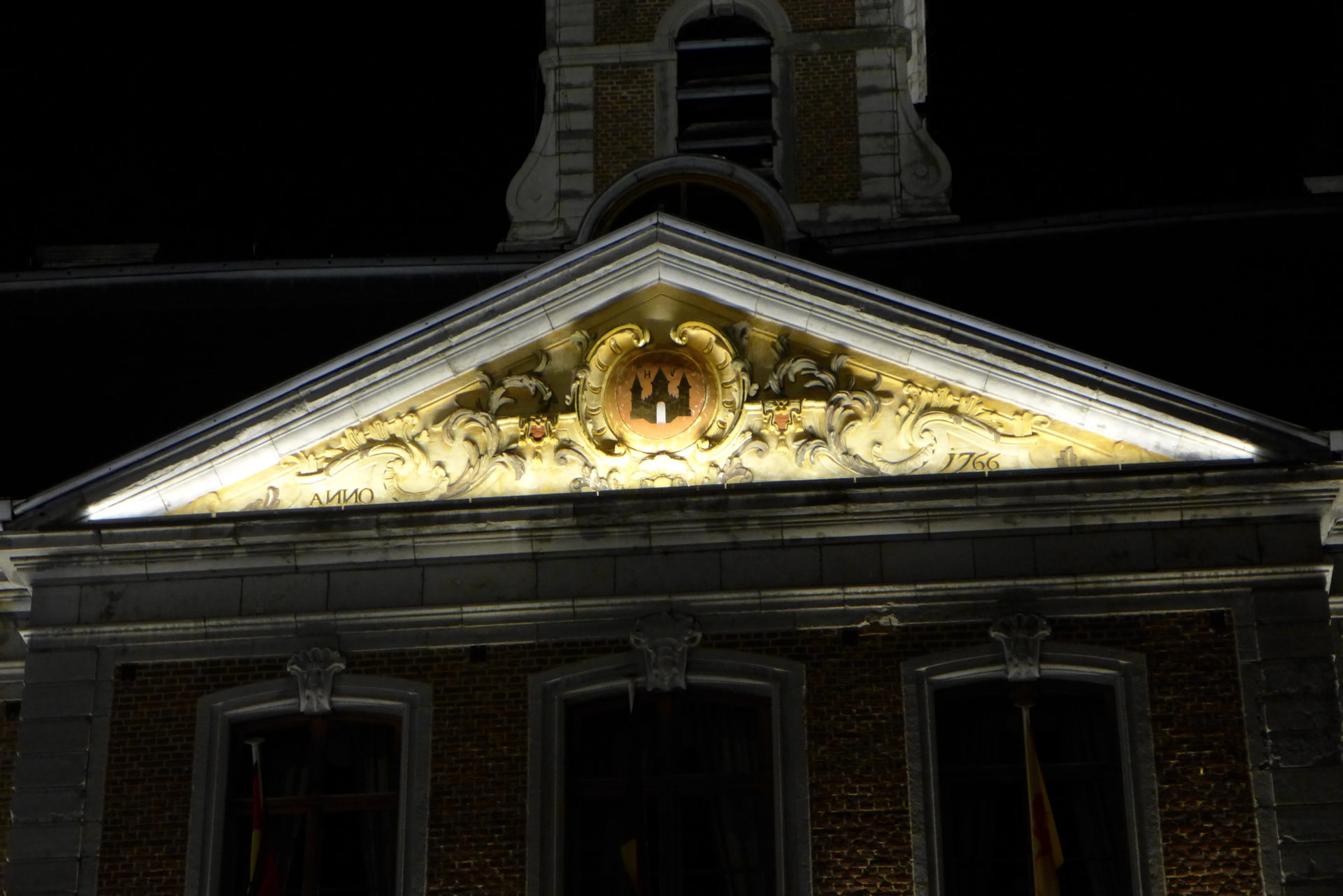 Grand-Place et Hôtel de Ville, Huy – Radiance 35